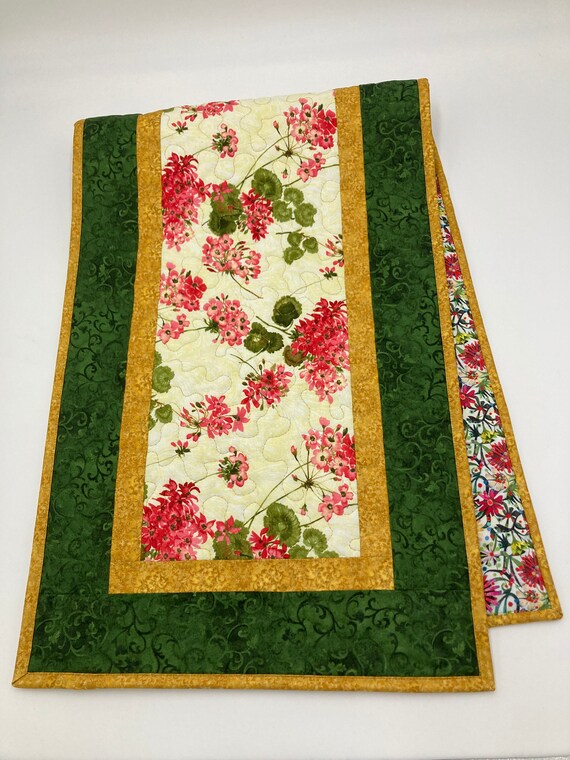 Geraniums and Leaves Quilted Dining Table Runner 15x48 - Etsy