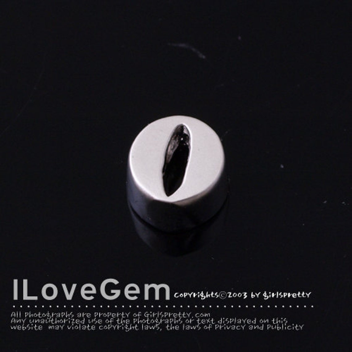 NP-1478 Matt Rhodium Initial Alphabet Small Letter O 2pcs - Etsy