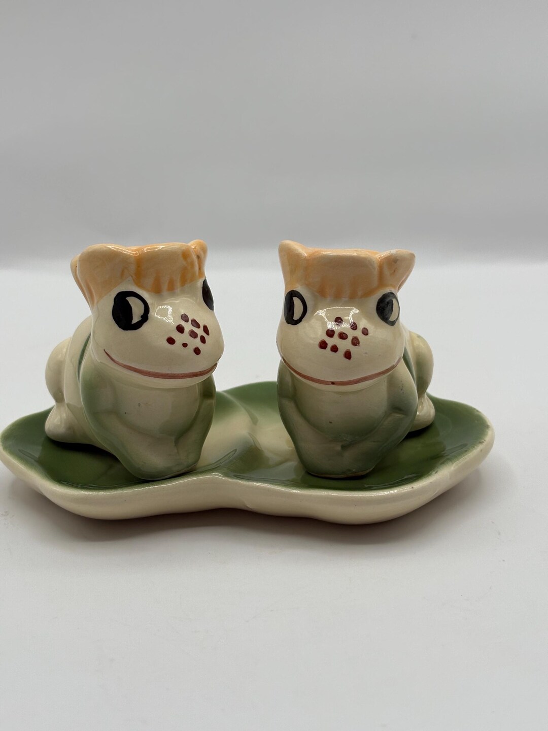 Vintage Frog Prince Anthropomorphic Salt /pepper Shakers Sitting on A ...
