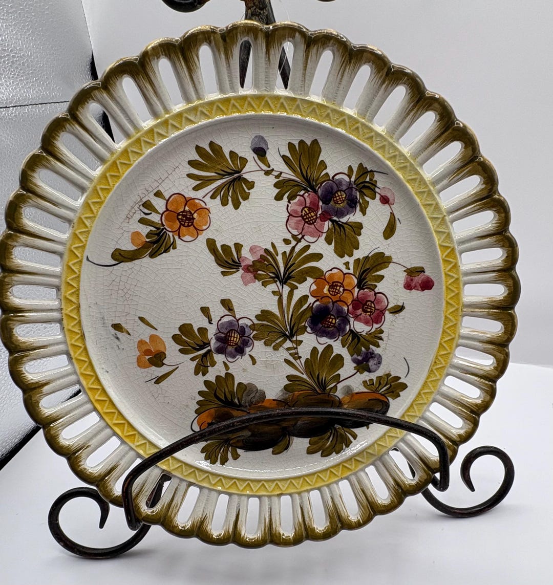 Vintage Majolica Decorative Wall Plate Featuring a Floral Design Made ...
