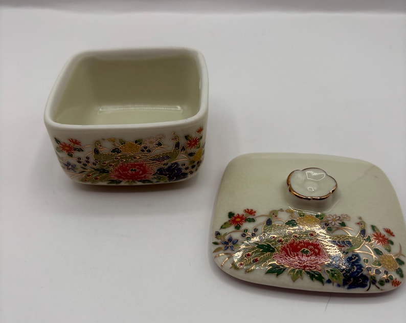 Vintage Takahashi Floral Porcelain Trinket Box Featuring a Variety of ...