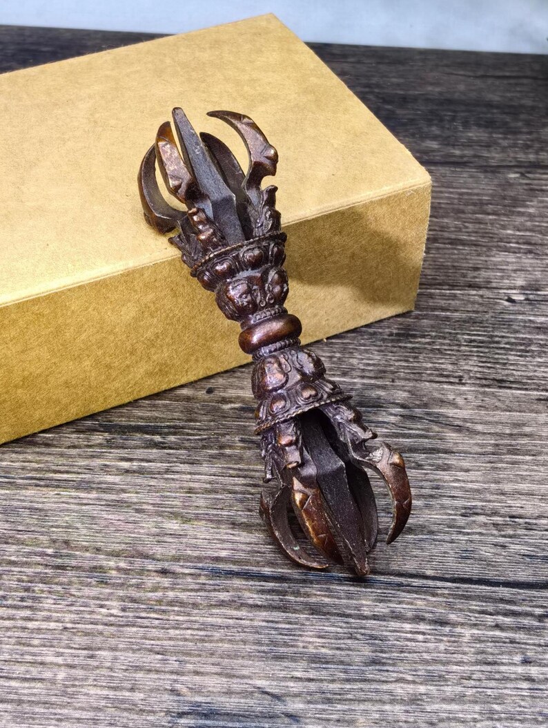 Exquisite Bronze-carved Tibetan Vajra Pestle Statue – Sacred Ritual ...