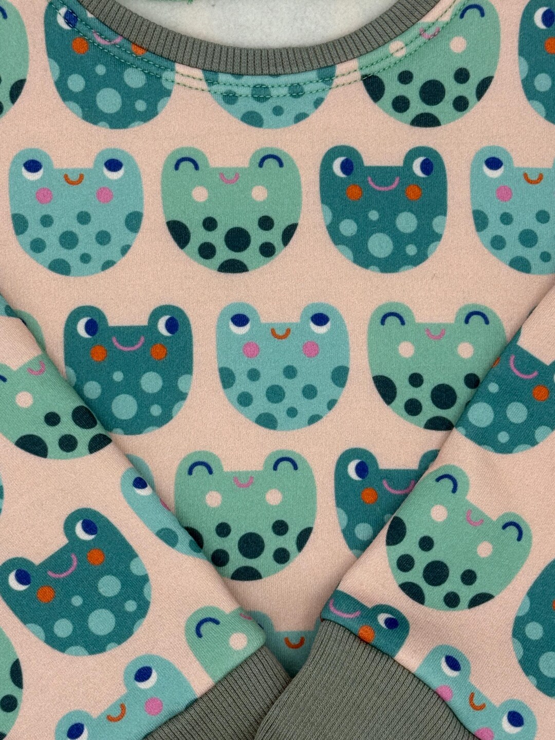Exclusive Kids Frog Detail Unisex Jumper - Etsy UK