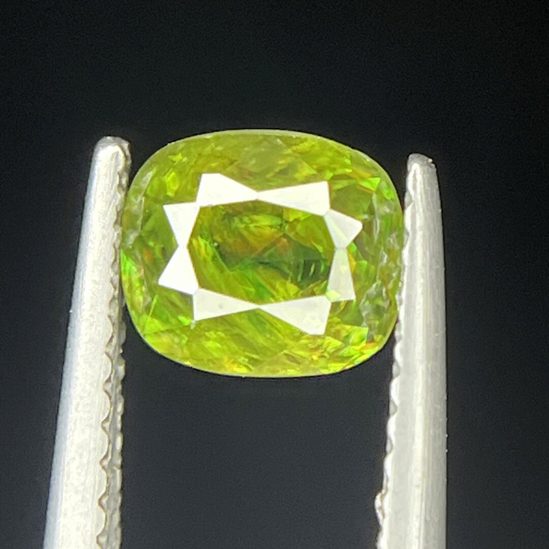 Natural Green Sphene/titanite | Sparkling Chrome Fire Luster | Cushion ...