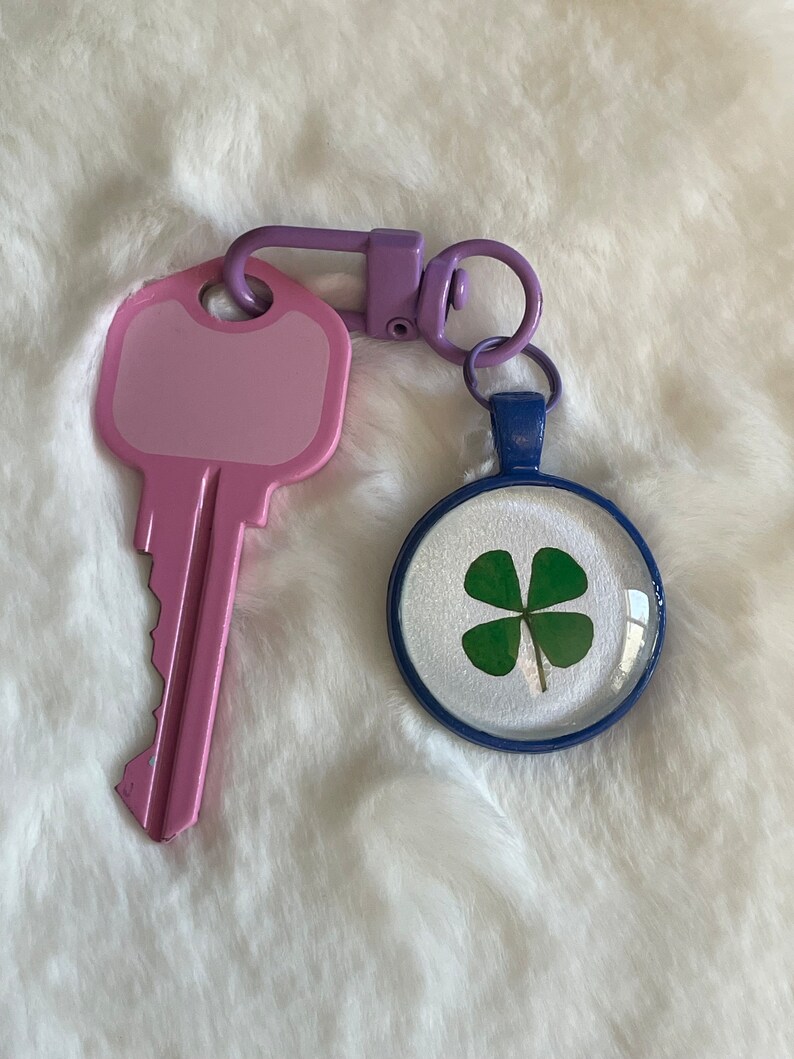 Real Four Leaf Clover Keychain Lucky Charm Keyring Shamrock Good ...