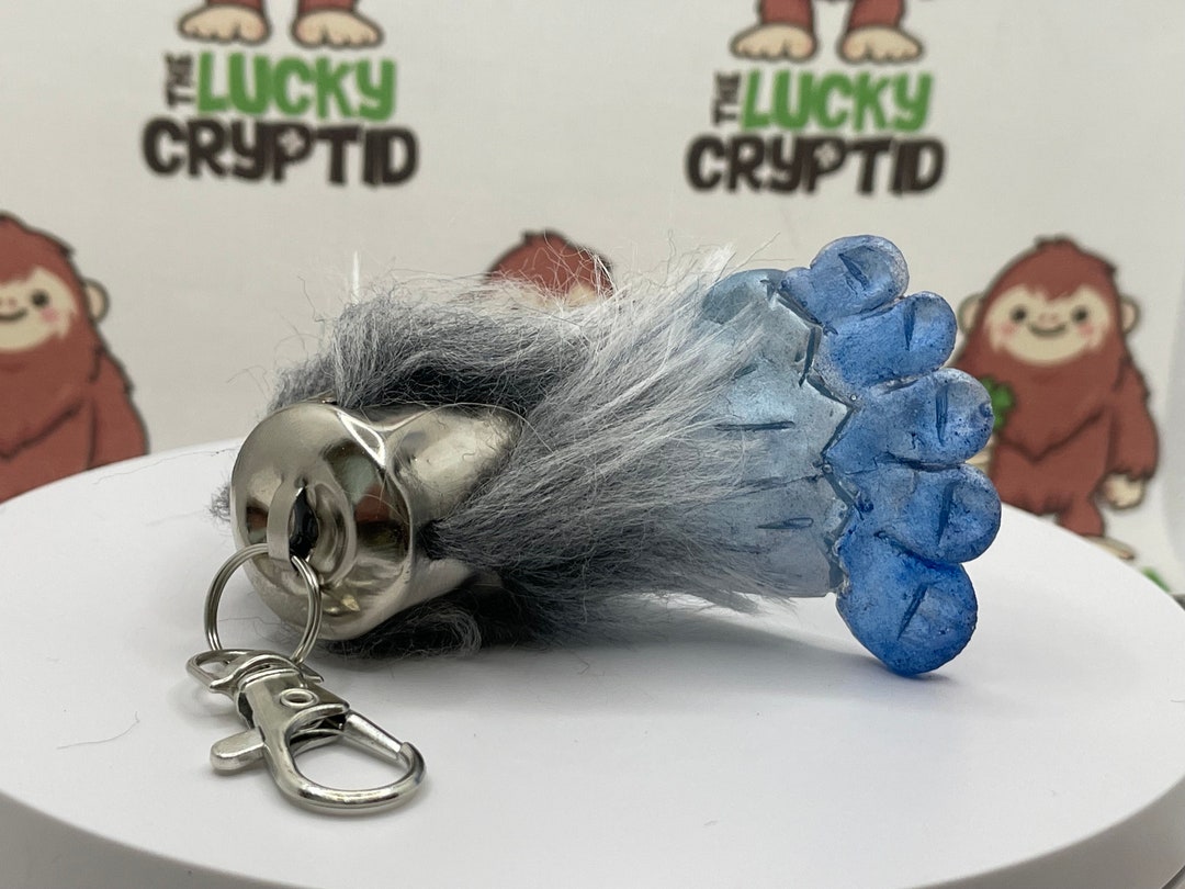 Bigfoot Keychain Fuzzy Sasquatch Yeti Lucky Foot Key Holder Keyring ...