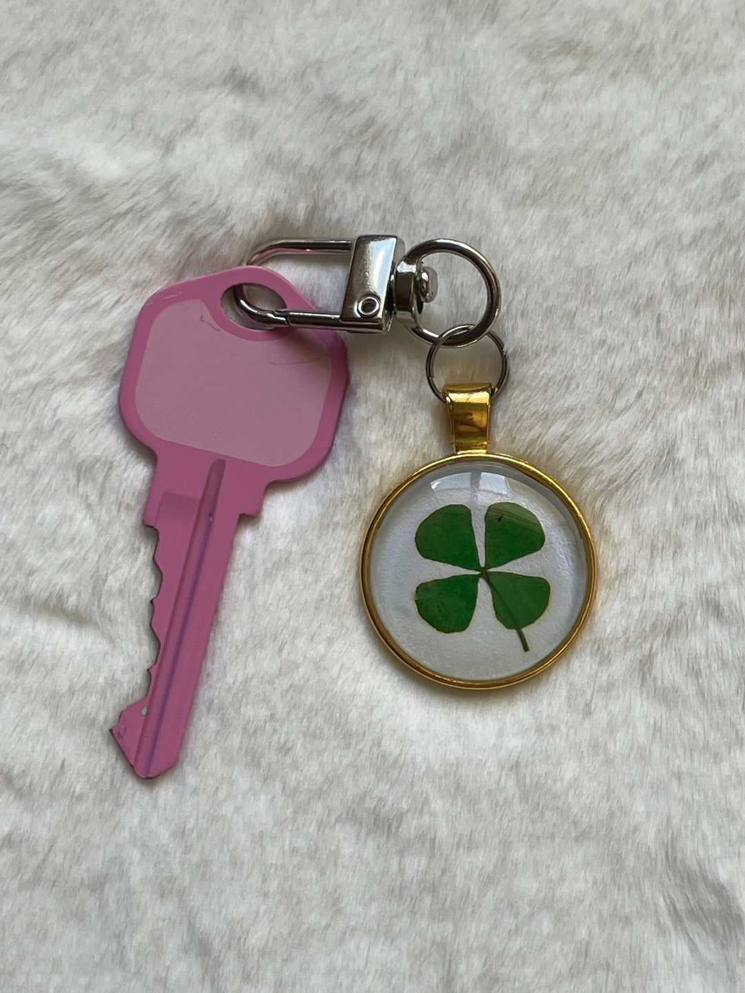 Real Four Leaf Clover Keychain Lucky Charm Keyring Shamrock Good ...