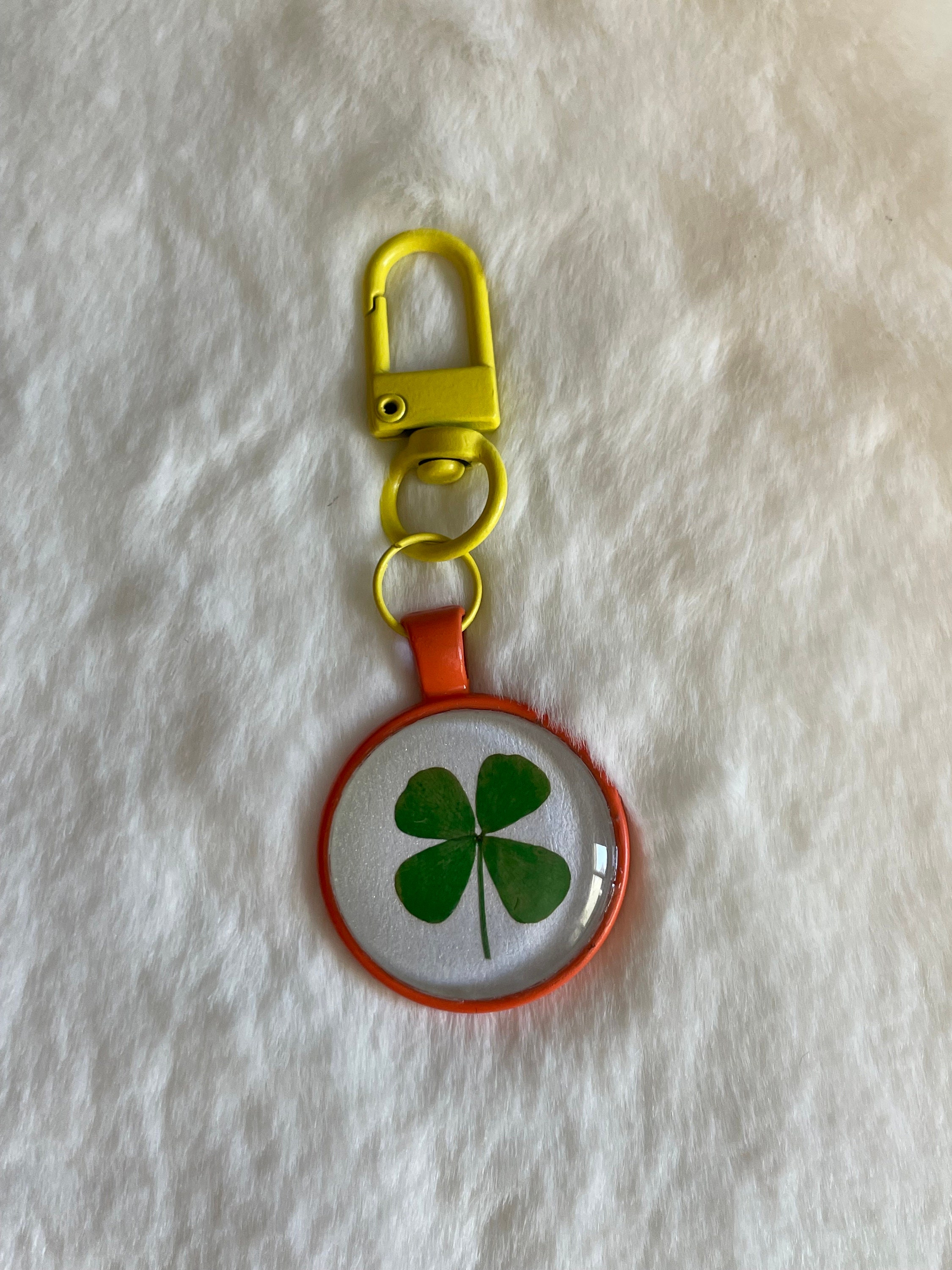 Real Four Leaf Clover Keychain: Lucky Shamrock Charm - Etsy