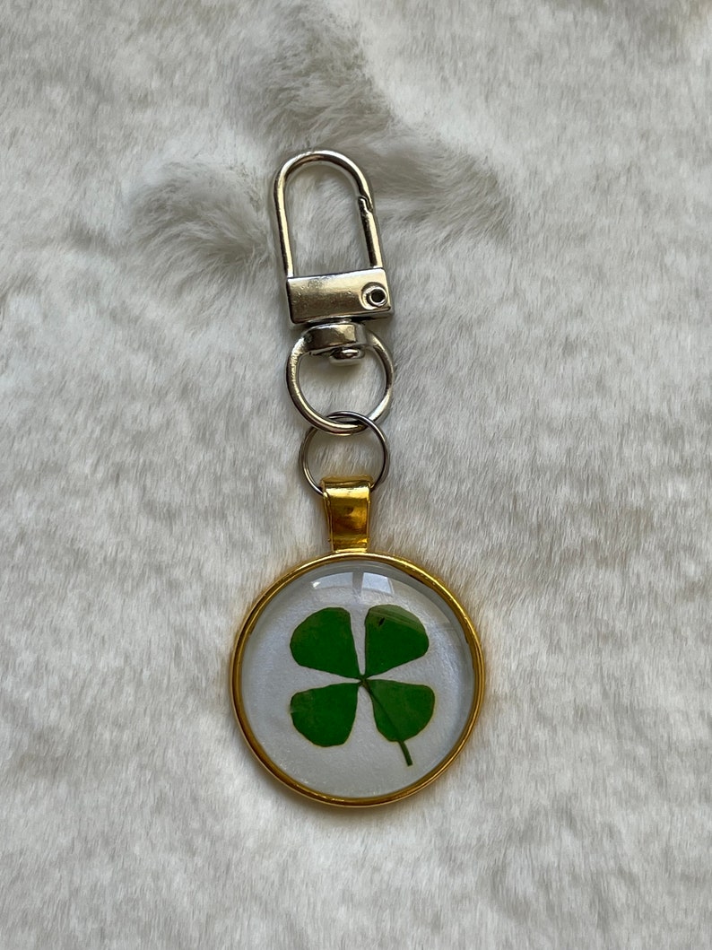 Real Four Leaf Clover Keychain Lucky Charm Keyring Shamrock Good ...