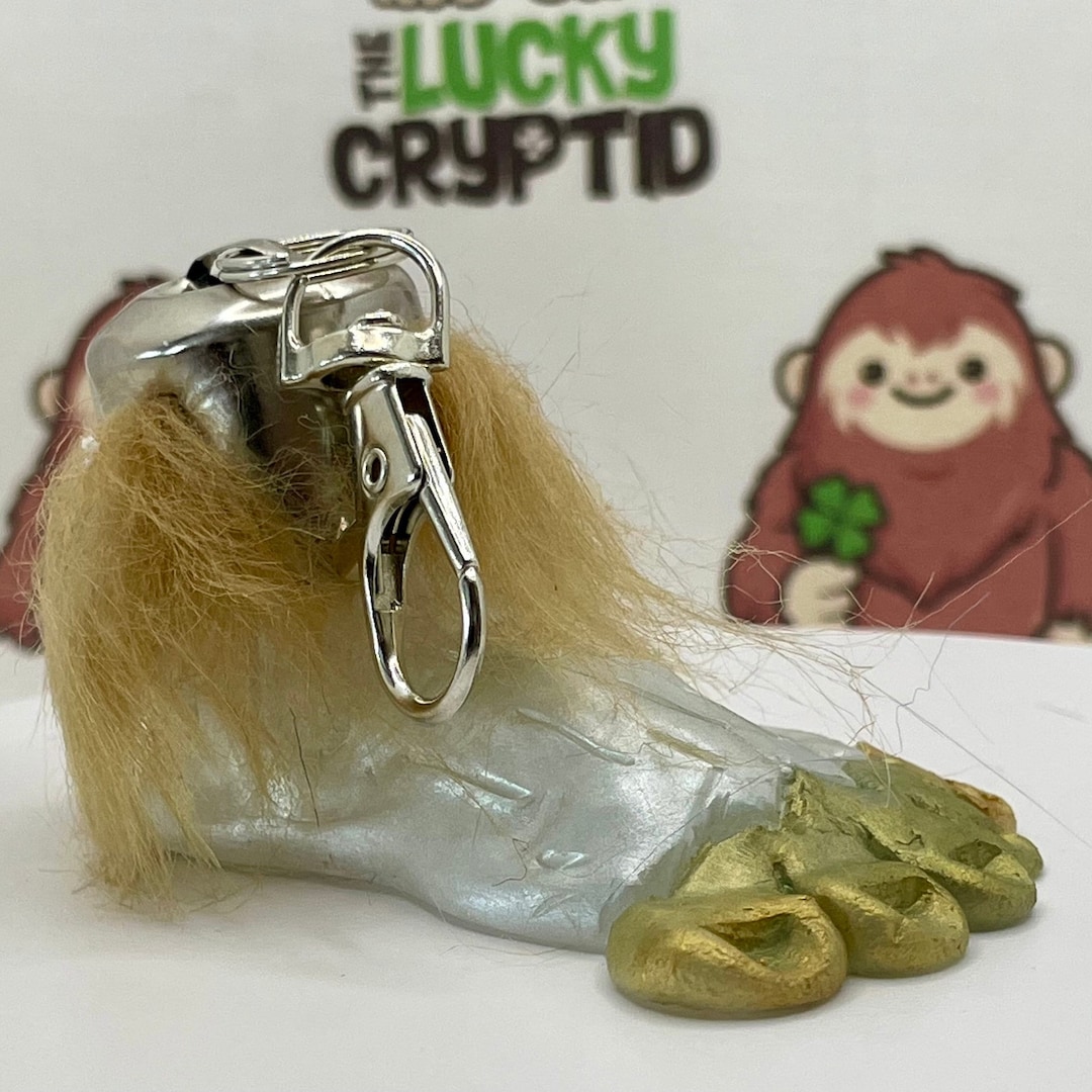 Bigfoot Keychain Fuzzy Sasquatch Yeti Lucky Foot Key Holder Keyring ...