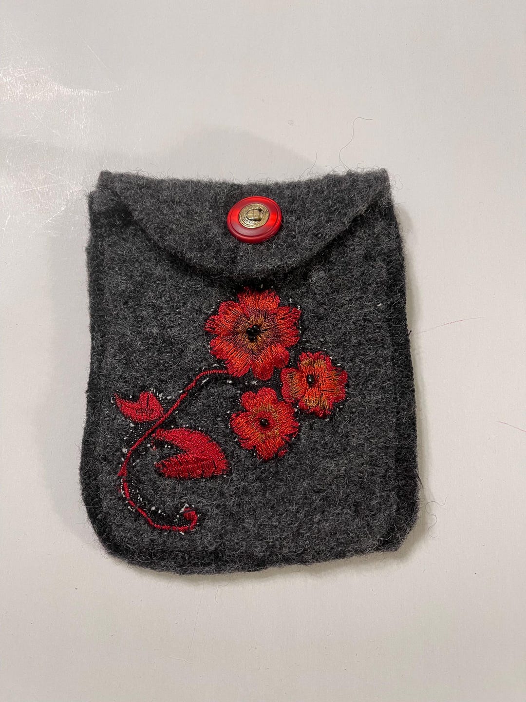 Felt Apple Airpods Case Upcycled Green Lambs Wool With Embroidered ...