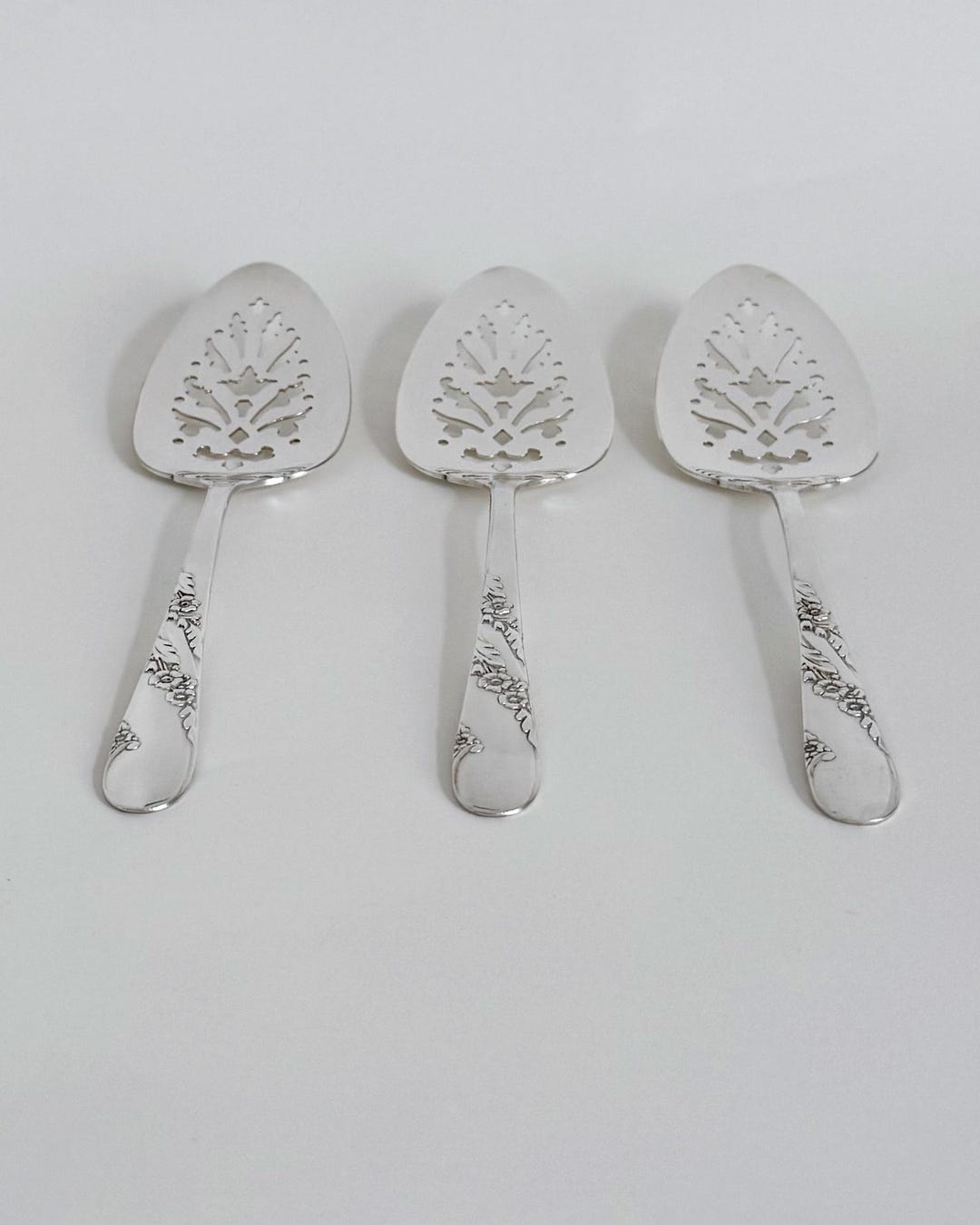 Vintage Silver Plate Cake Spoons - Oneida Tudor Bridal Wreath Set - Etsy