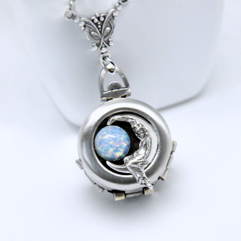 Moon Locket - Etsy
