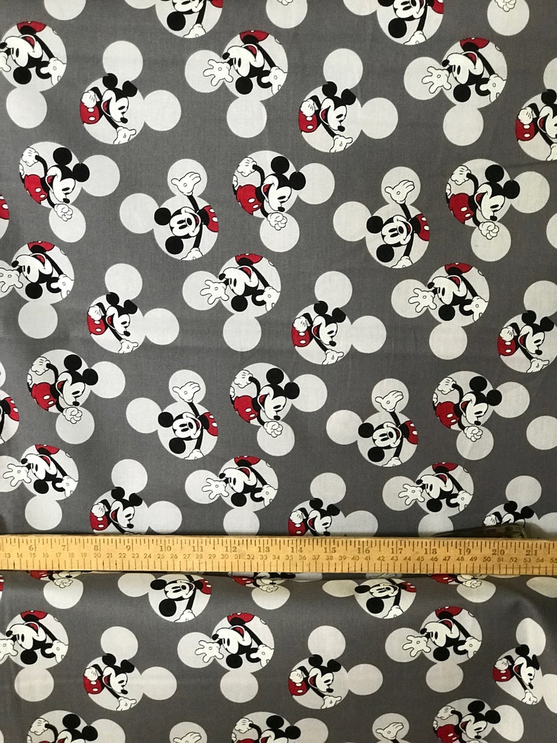 Mickey Head Toss - Etsy