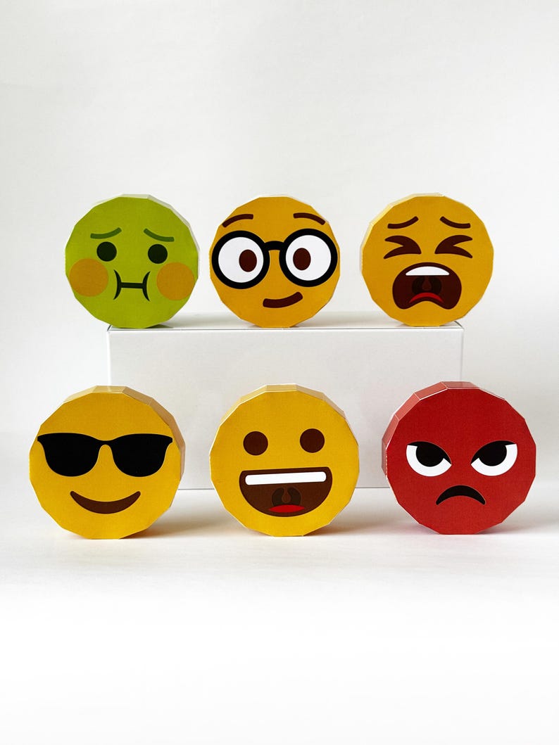Emoji Papercraft Models, DIY Polygon Desk Decoration, Printable ...