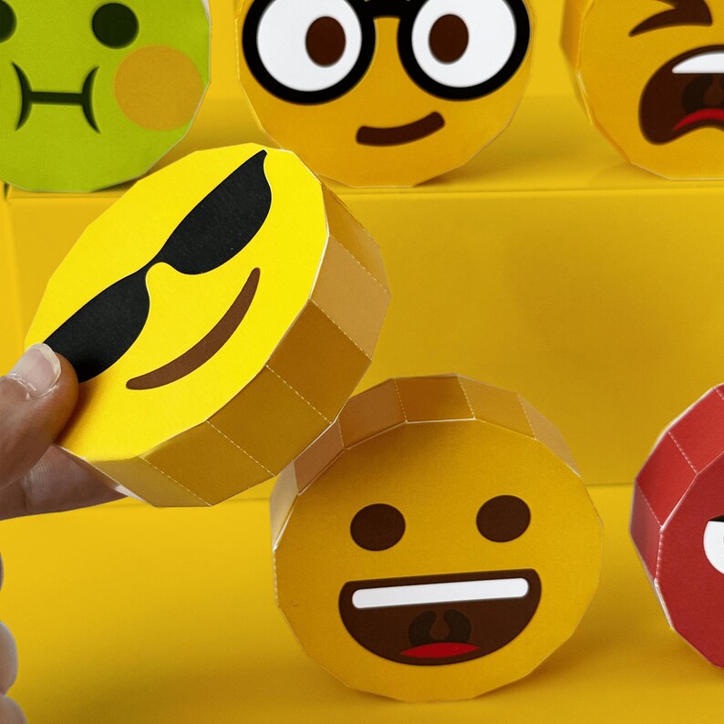 Emoji Papercraft Models, DIY Polygon Desk Decoration, Printable ...