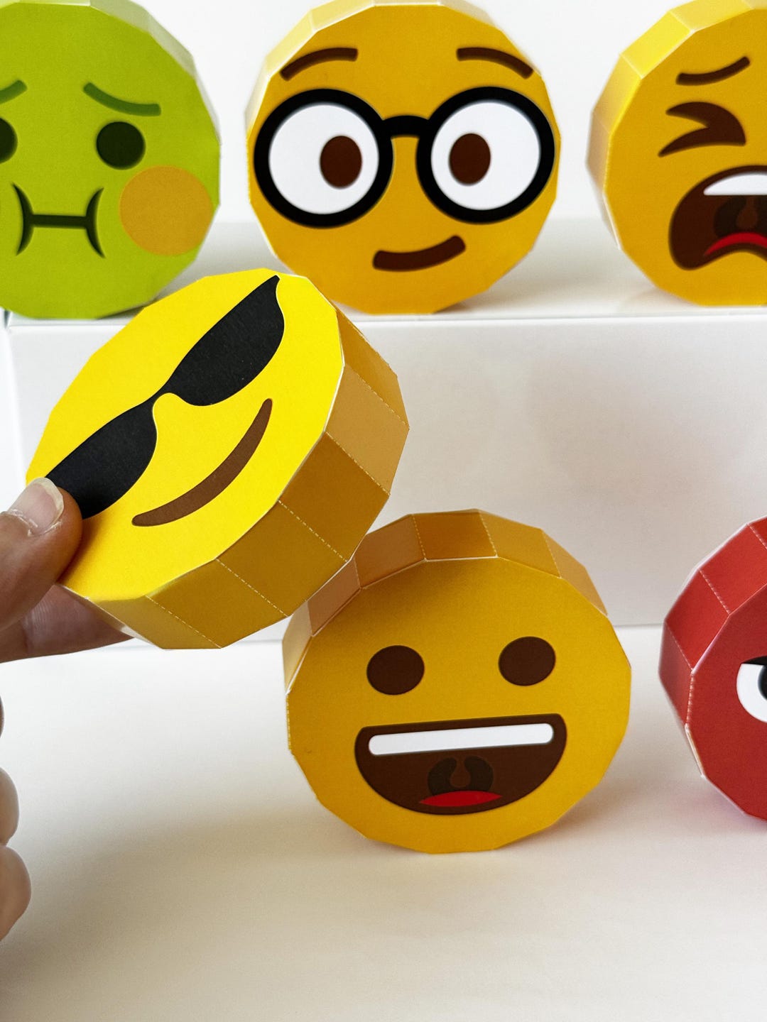 Emoji Papercraft Models, DIY Polygon Desk Decoration, Printable ...