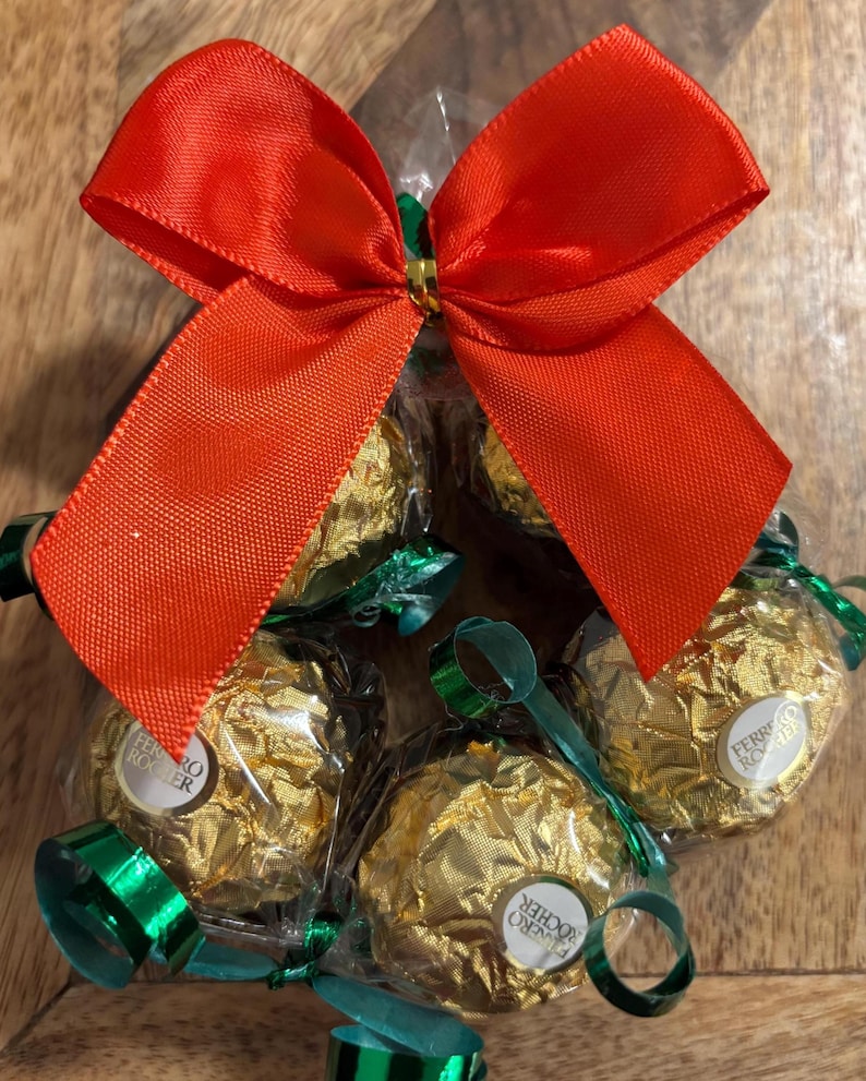 Ferrero Rocher Christmas Wreath Gift – Holiday Chocolate Favor, Teacher ...