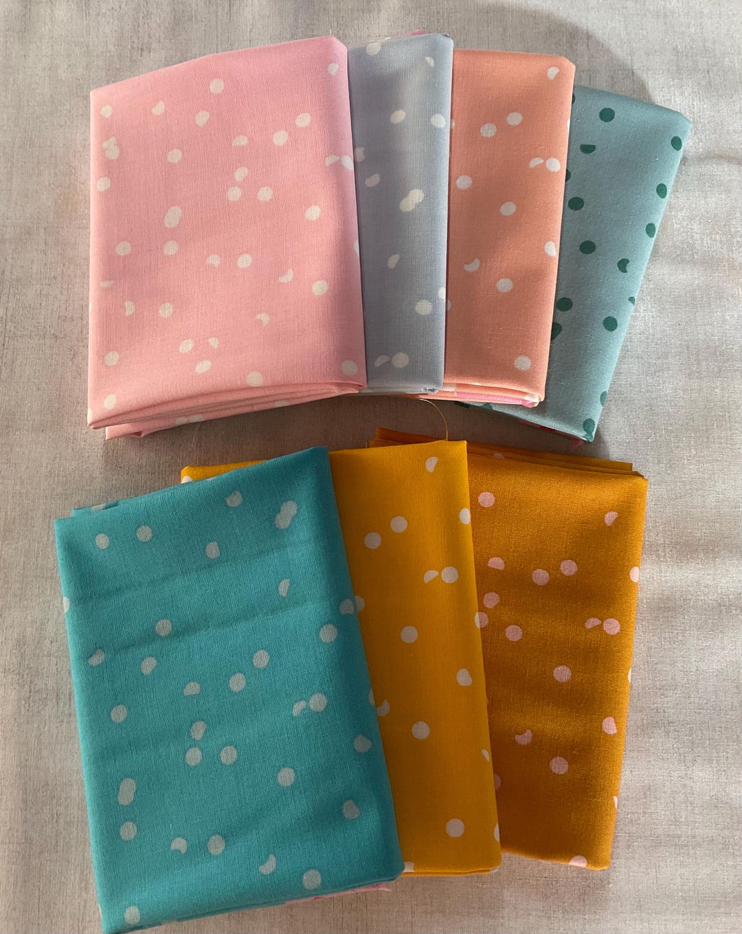 Hole Punch Dots 7 Fat Quarter Bundle - Etsy