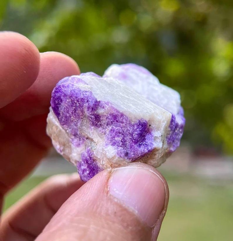 35 Gram Uv-reactive Hackmanite Raw Specimen | Raw Hackmanite, Purple ...