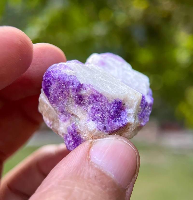 35 Gram Uv-reactive Hackmanite Raw Specimen | Raw Hackmanite, Purple ...