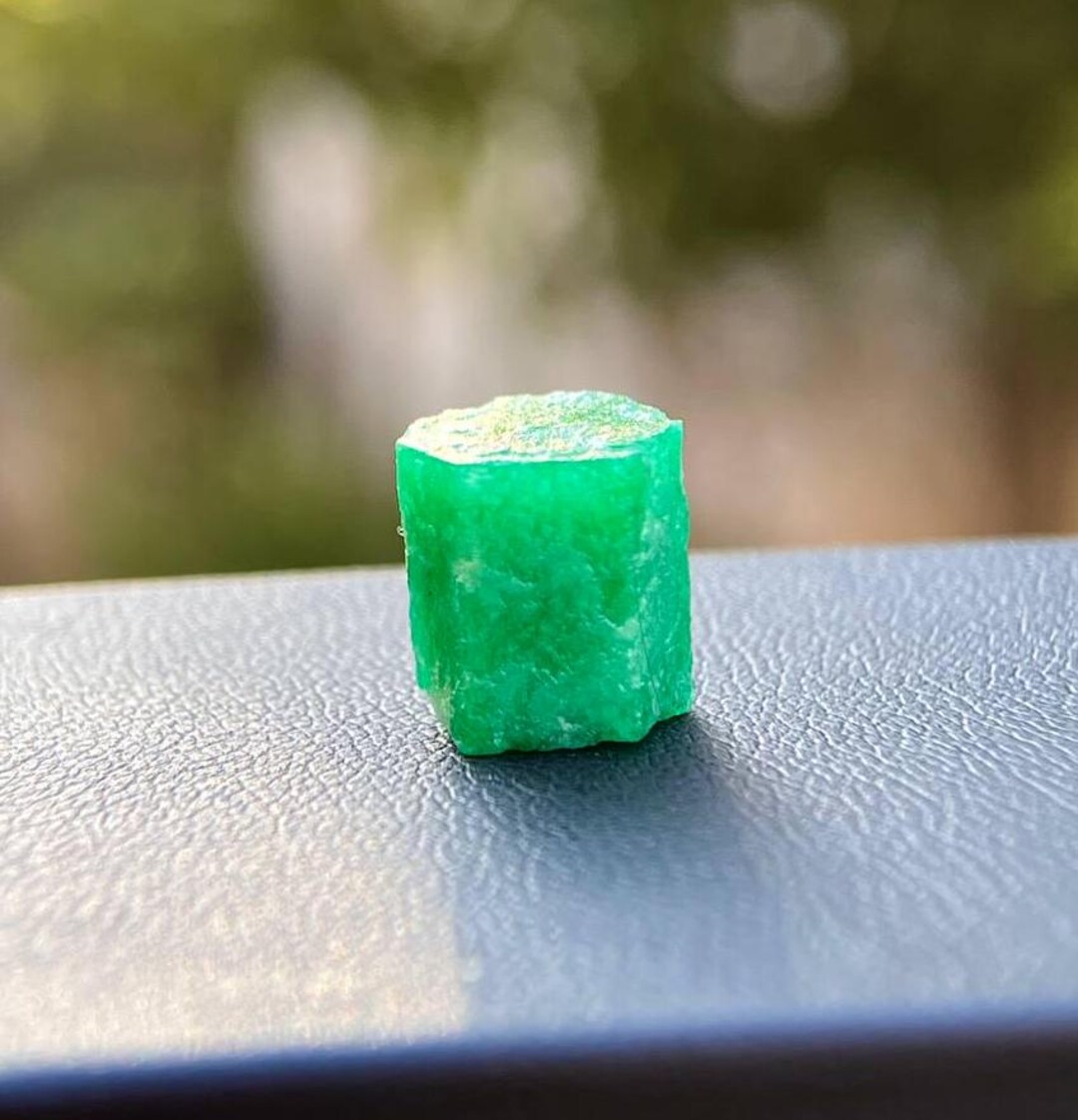 Emerald - 2 Gram Low Grade Perfect Double Terminated Green Emerald ...