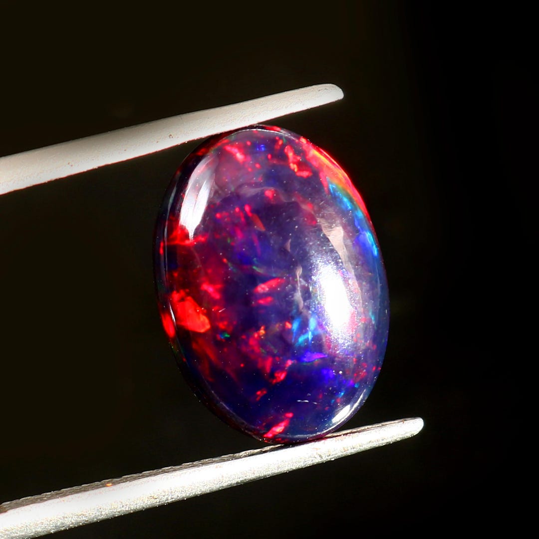 Ethiopian Opal Red Fire Gemstone Oval Shape Loose Gemstone 2.95 Ct Red ...
