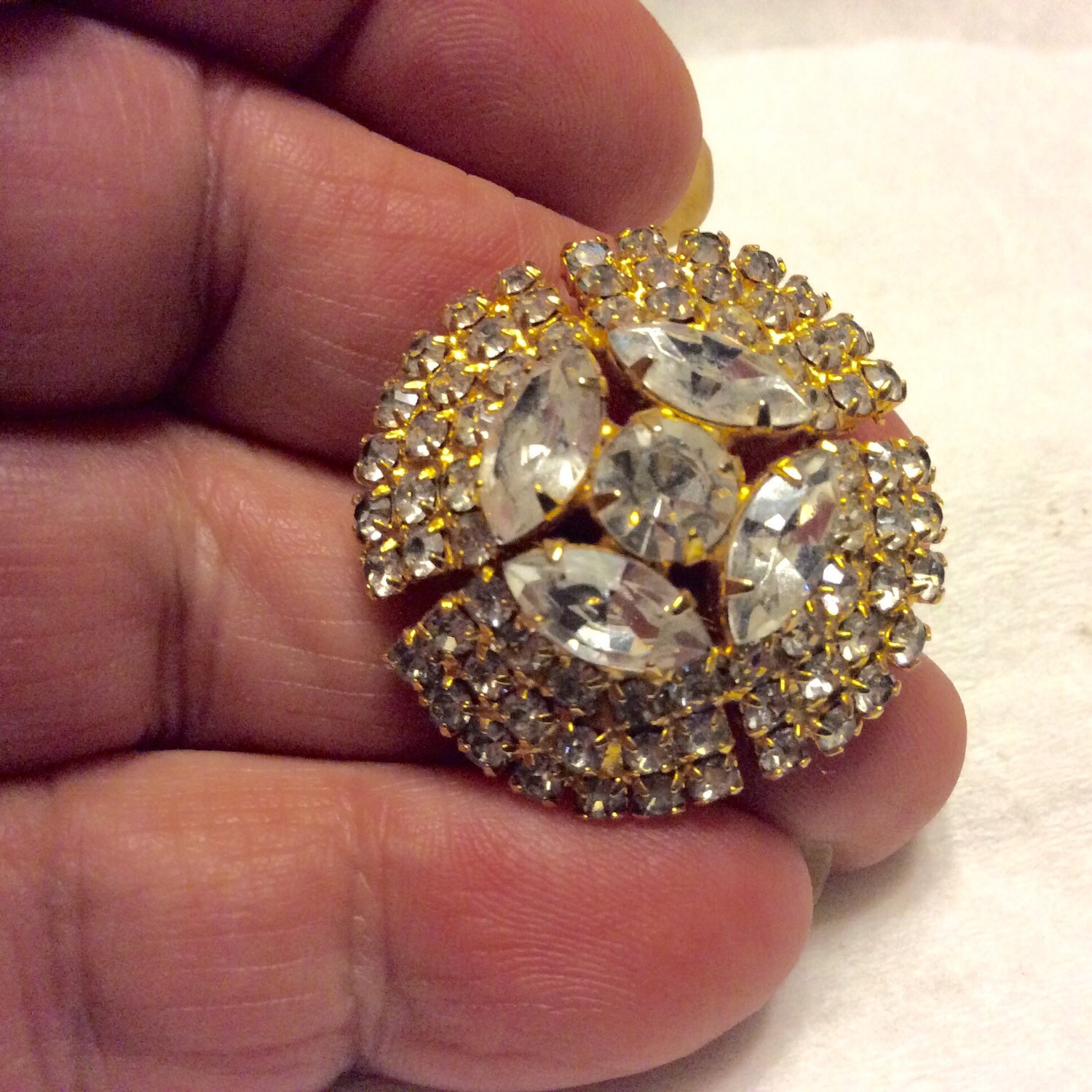 Vintage Gold Metal Clear Colorless Rhinestones Circle Brooch Pin. - Etsy