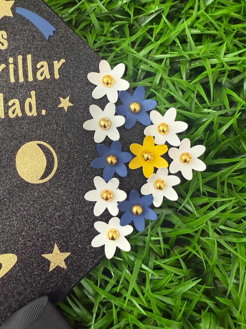 Space Floral Graduation Cap Topper: 2026 Graduation Gift - Etsy