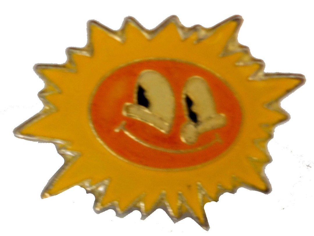 SMILEY FACE SUN Vintage Enamel Pin Lapel Badge Gift Smile Happy Cheer ...