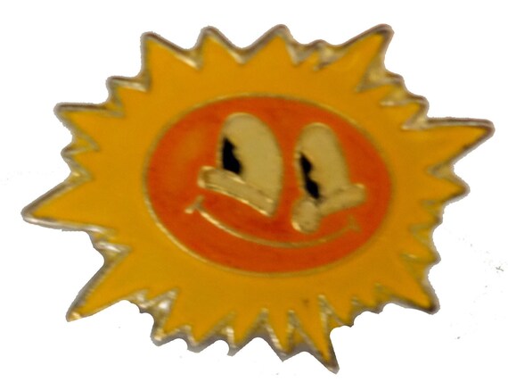 SMILEY FACE SUN Vintage Enamel Pin Lapel Badge Gift Smile - Etsy