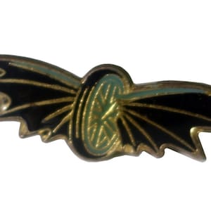 WHEEL ON WINGS Motorcycle Metal Vintage Enamel Pin Lapel Badge Bat ...