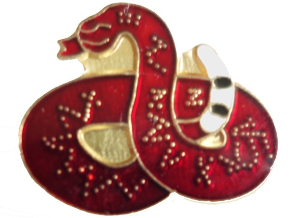 RATTLESNAKE vintage enamel lapel pin snake pinback - Gem