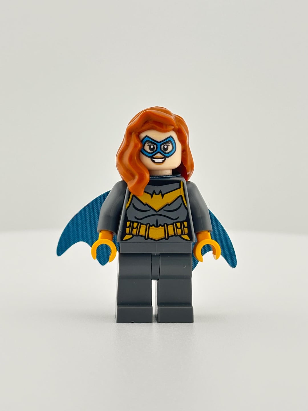 LEGO® Batgirl Minifigure – DC Rebirth Super Hero in Dark Gray Suit ...