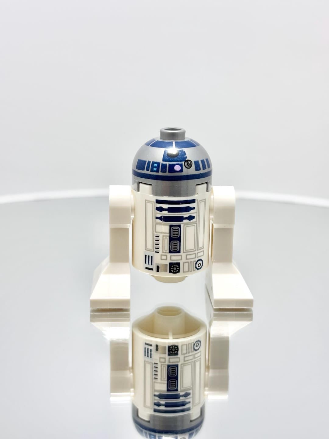 LEGO® R2-D2 Astromech Droid Minifigure – Flat Silver Dome – Star Wars ...