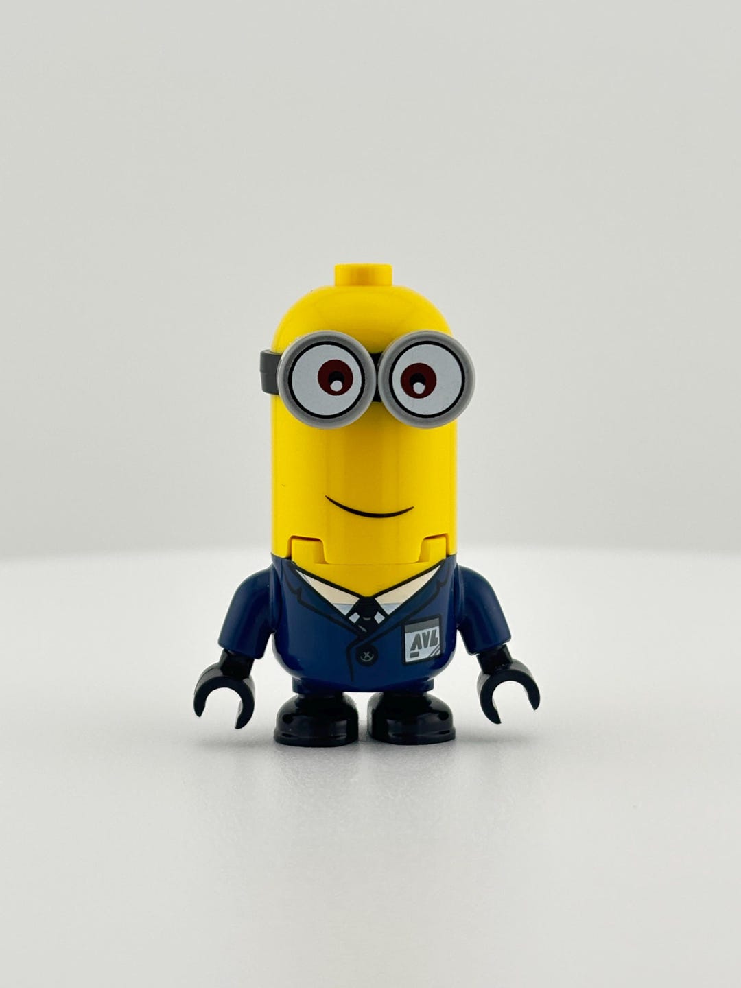 LEGO Despicable Me Minifigure – Minion AVL Tim – Collector's Display ...