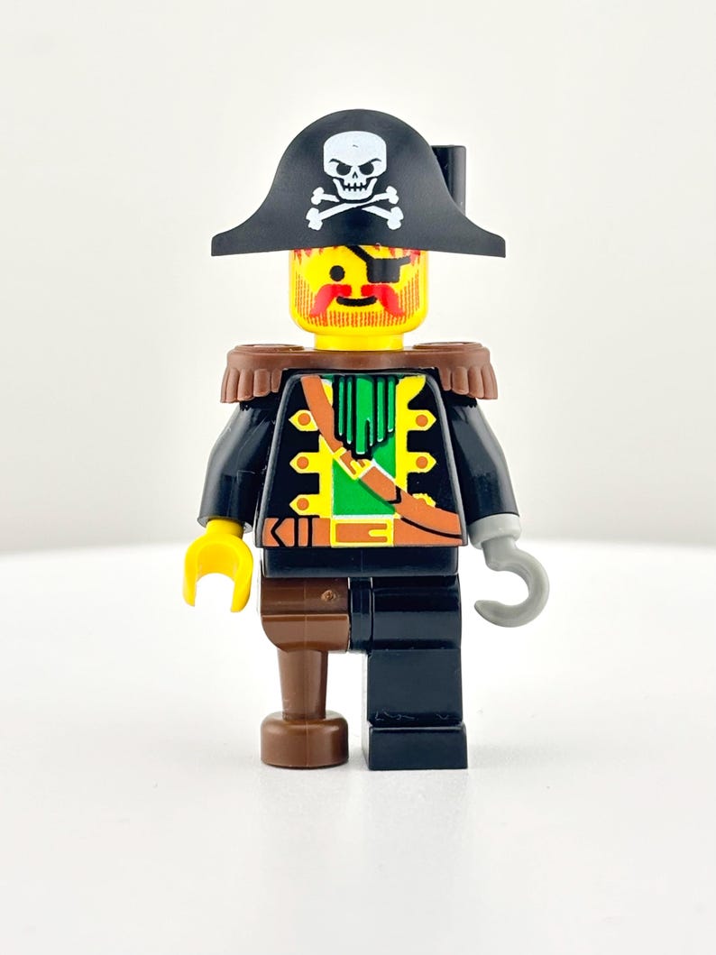 LEGO® Captain Red Beard Pirates Minifigure – 1989 Vintage – Retired ...