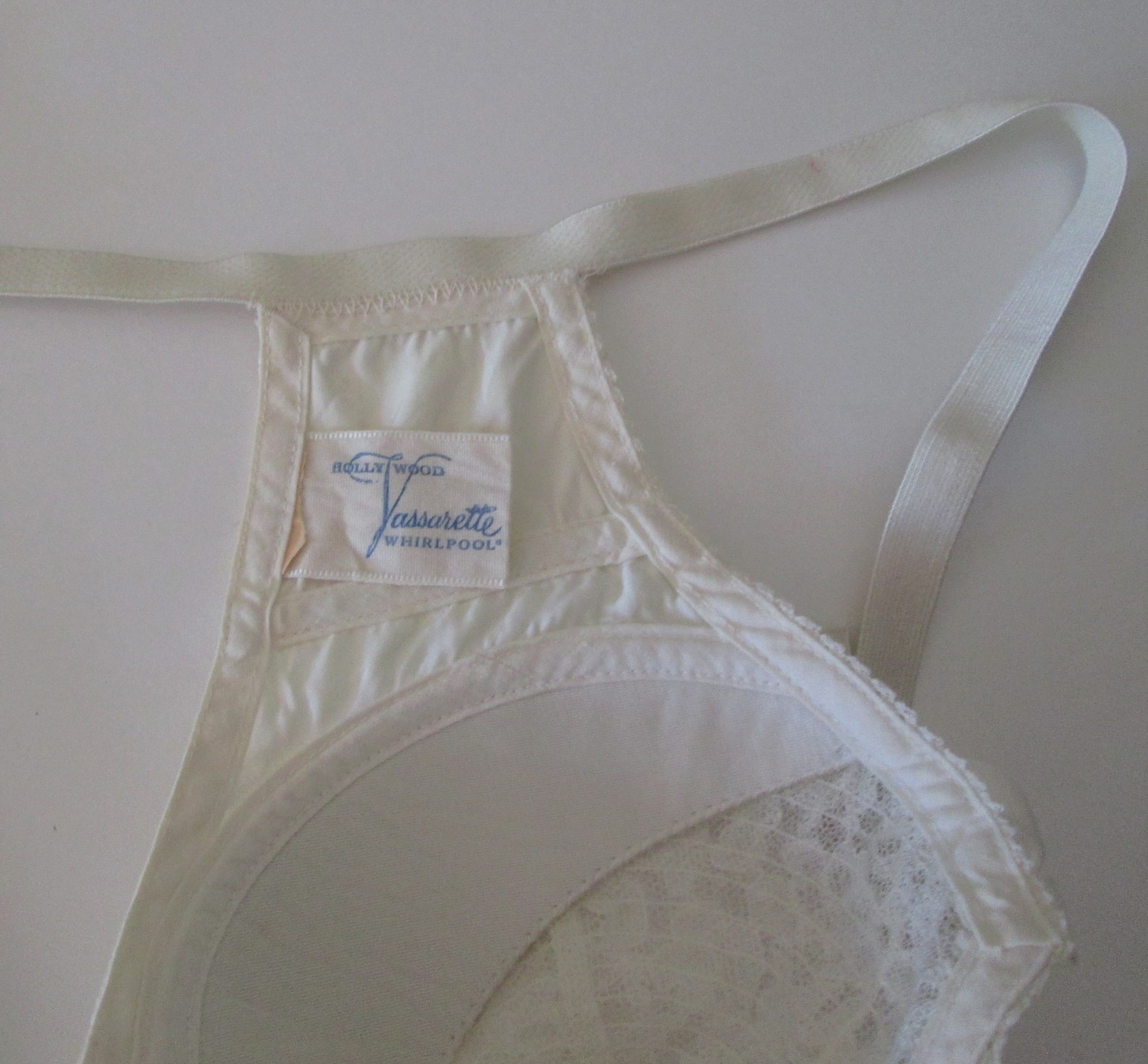 Vintage 1950s Vassarette Off White Hollywood Whirlpool Bra Etsy