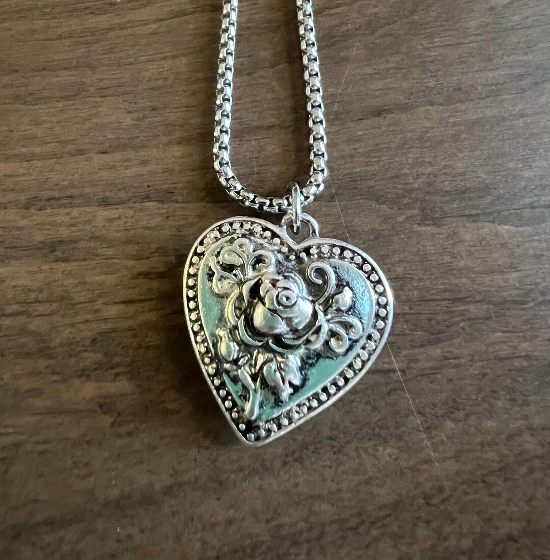 Vintage Victorian Style Heart Pendant - Etsy