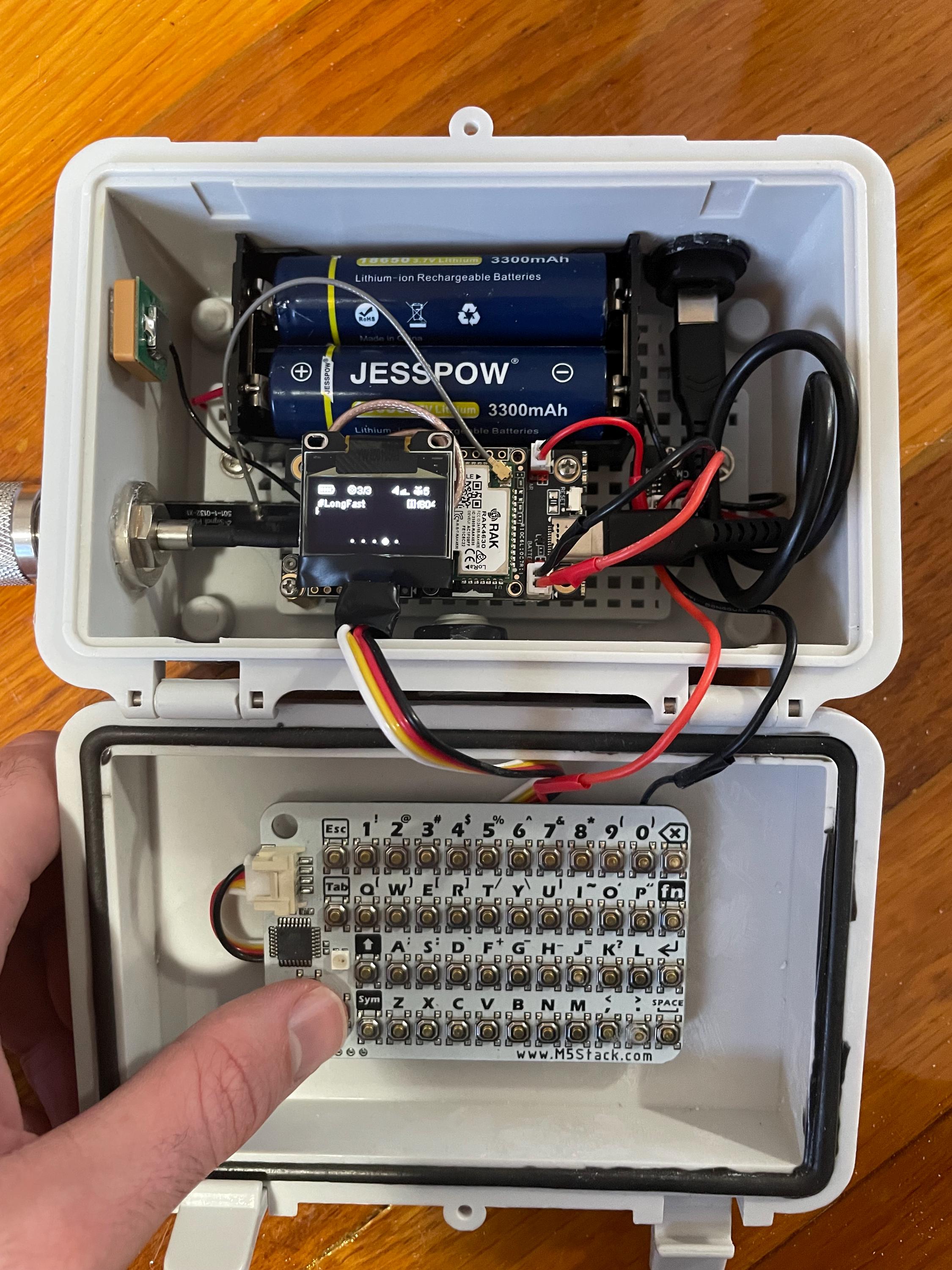 Meshtastic Solar Node W/ Display, Keyboard, GPS Sensor, 5dbi Omni ...