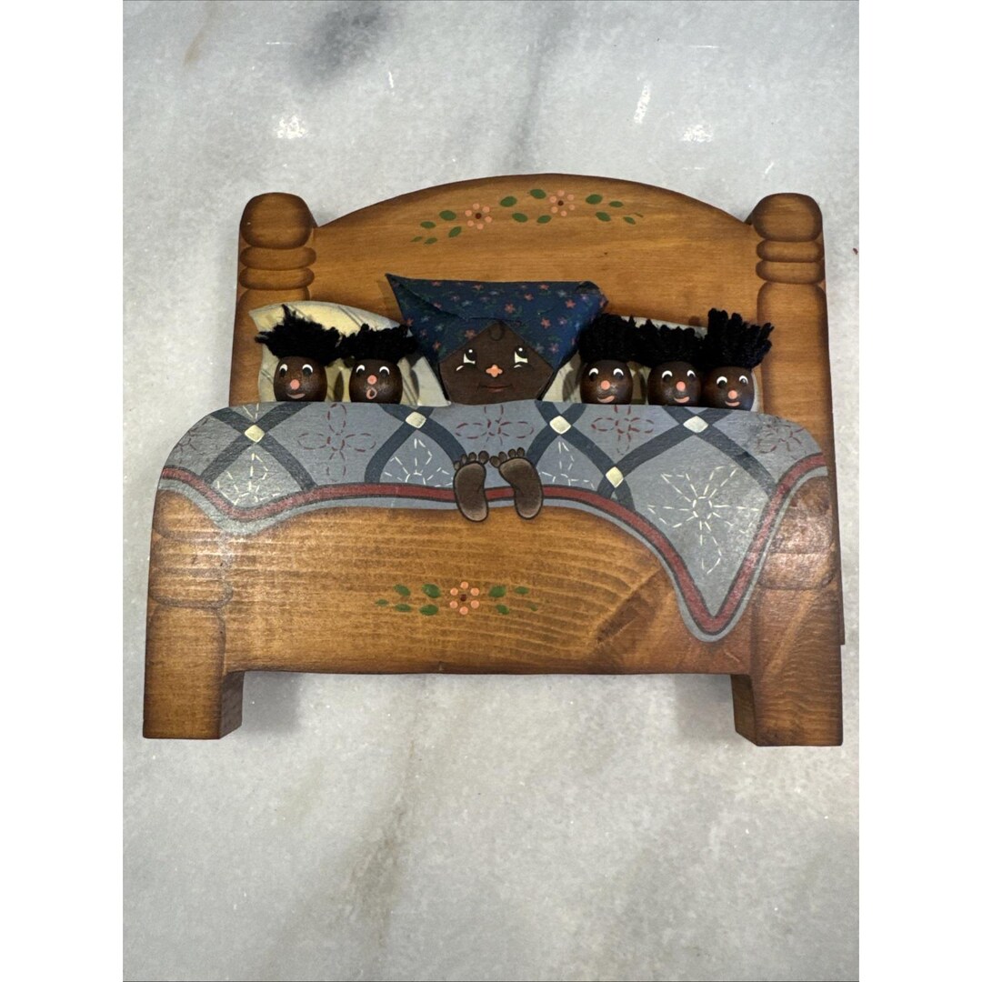 Folk Art Wood Wall Hanging Mom and Kids in Bed - Etsy