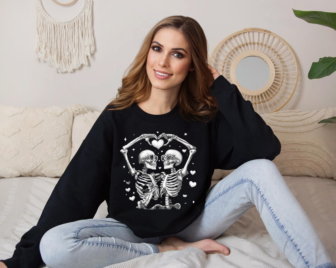 Valentine Skeleton Couple PNG, Love Skeletons Heart Hands PNG, Romantic ...