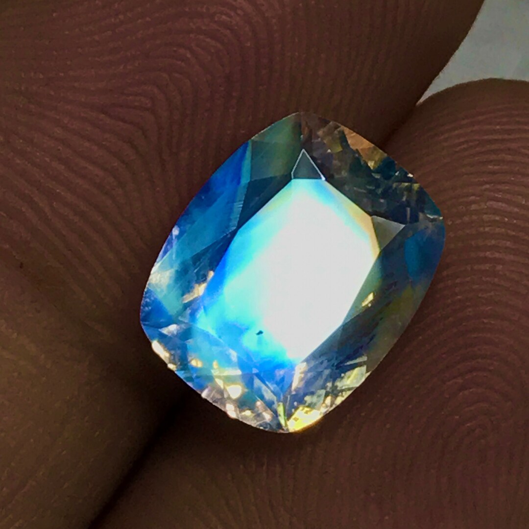 Faceted Rainbow Moonstone Gemstone – Eye Clean With Blue Flash (8.60x10 ...