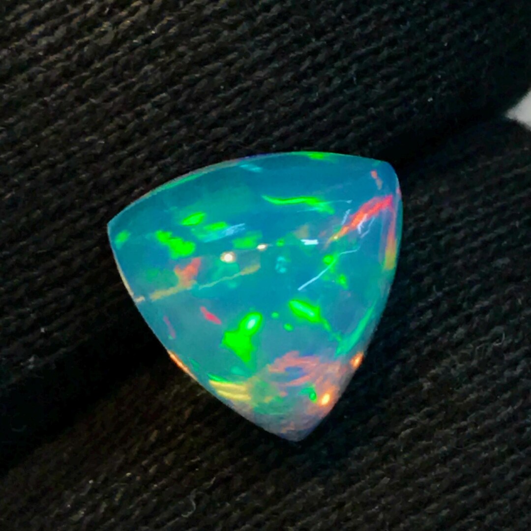 Opal Welo Ethiopian- Amazing Green Blue - Red Mix Fire - AAAAAAAAA ...