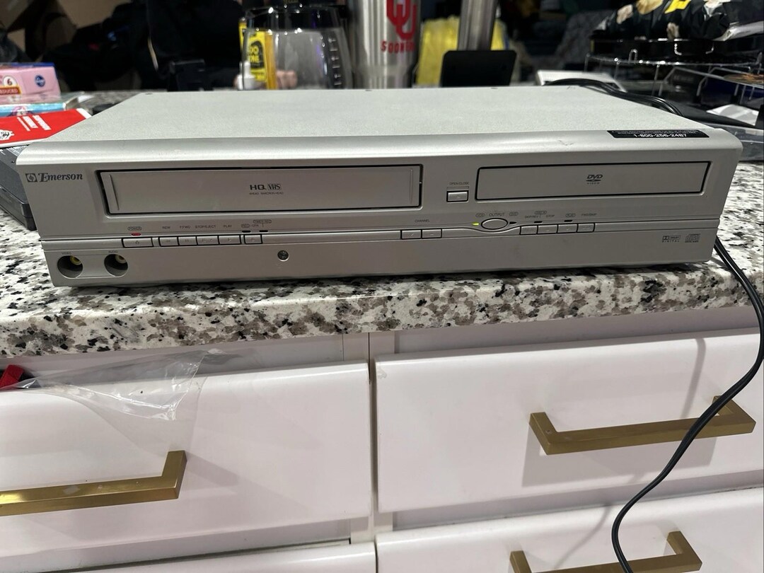 Emerson DVD/VCR Combo Model: Ewd2004-gray-no Remote-2004-tested, Works ...