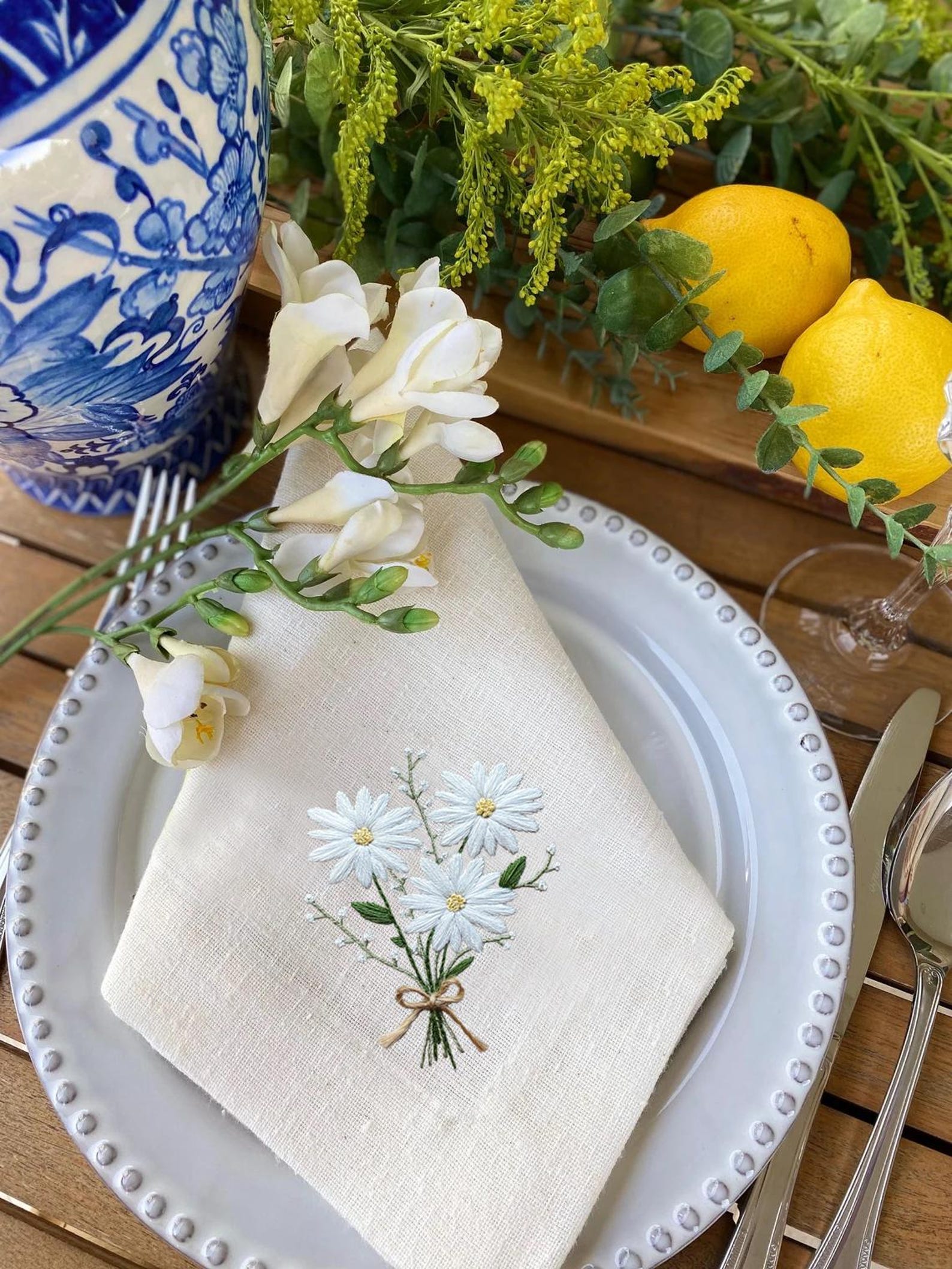 Handmade Embroidered Daisy White Flower Napkin Set – Elegant Floral ...