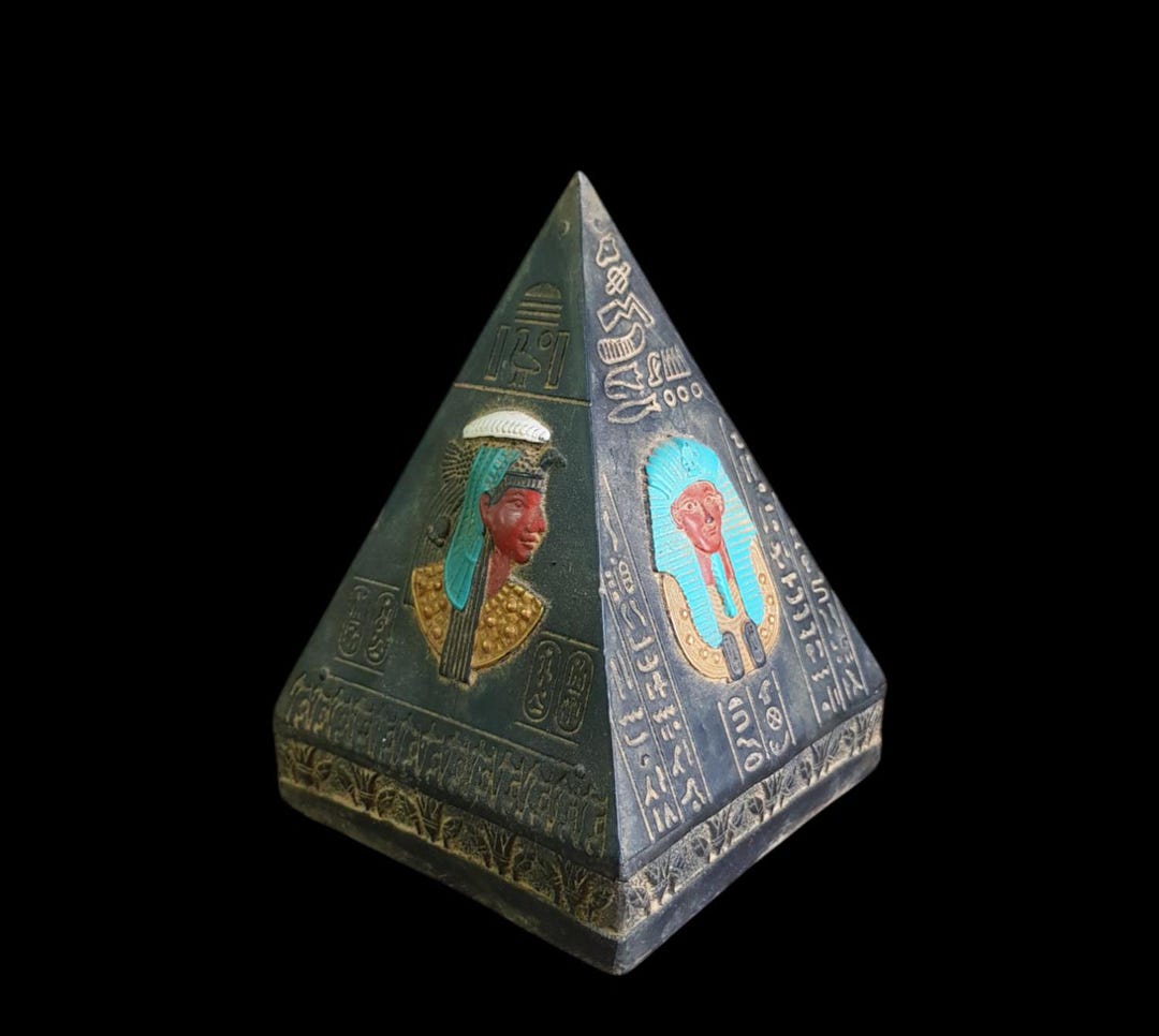 Ancient Egyptian Pyramids Statue - Pyramid of Khufu - Pharaonic ...