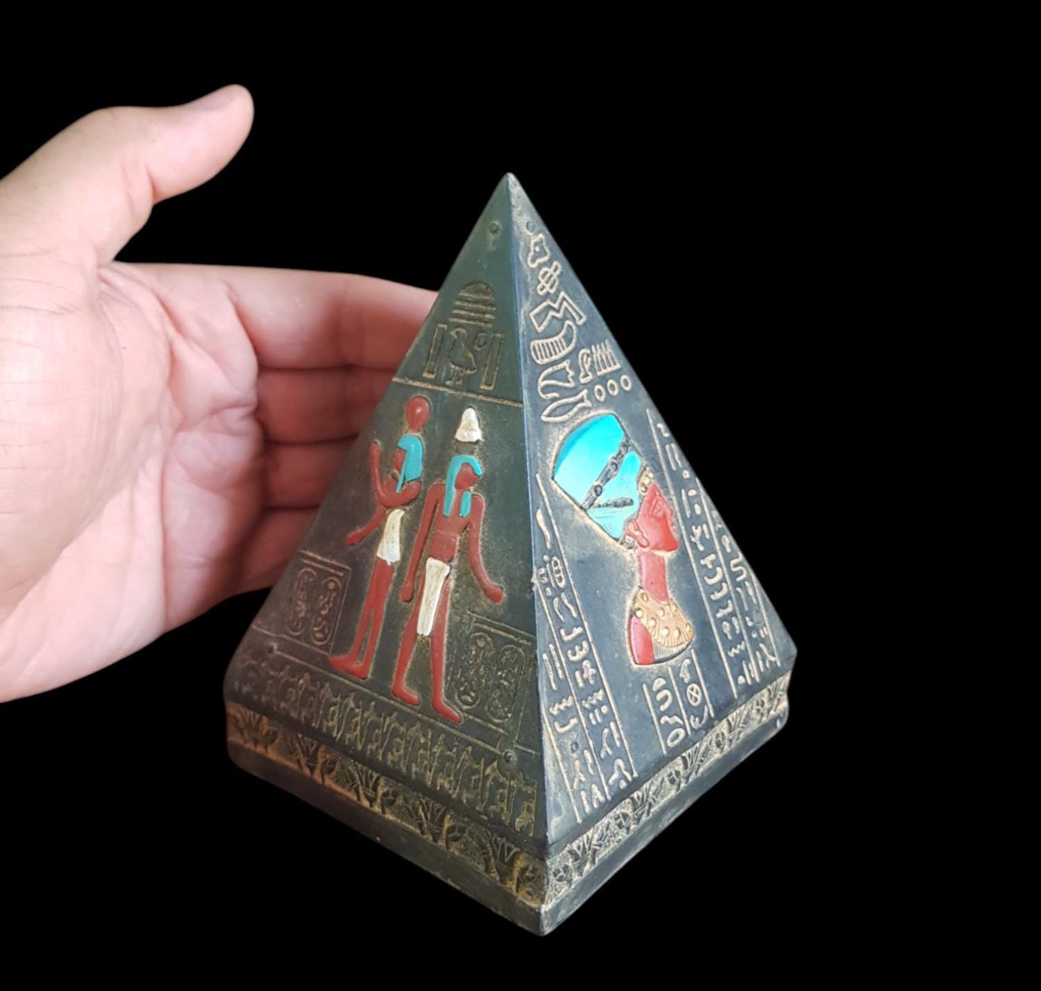 Ancient Egyptian Pyramids Statue - Pyramid of Khufu - Pharaonic ...
