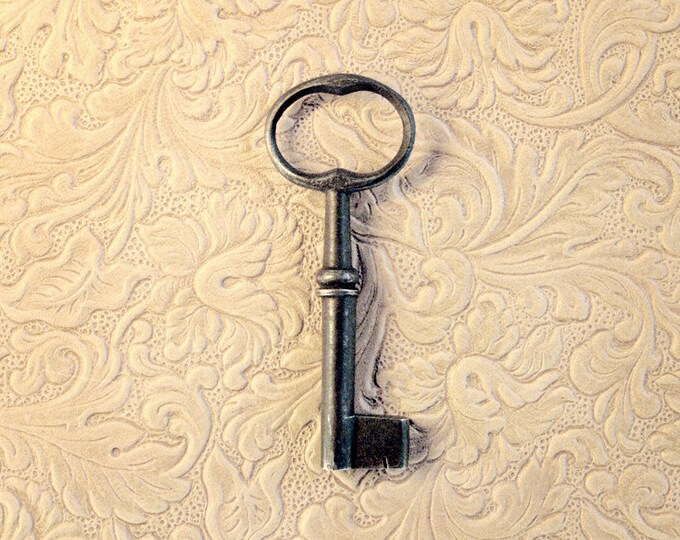 Beautiful Vintage Key Very Elegant Ornate Skeleton Key Warded Bit ...