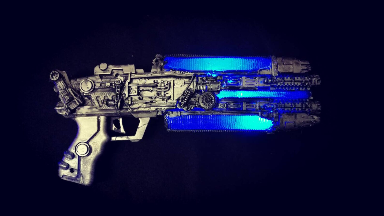 Cyberpunk large plasma pistol. Scifi warhammer 40k cosplay | Etsy